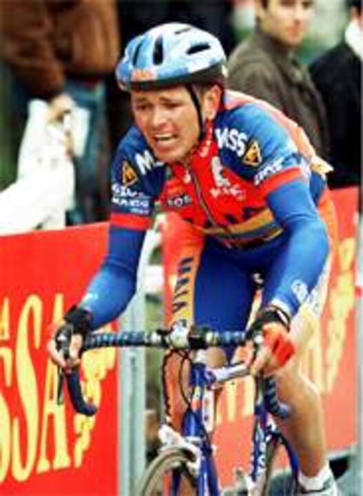 GP Sport Notícias: Vitória polémica de Claus Moller - Ciclismo - Jornal ...