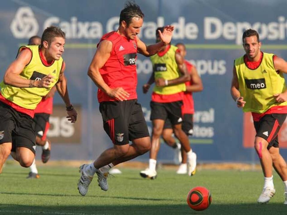 César Peixoto treinou-se sem limitações - Benfica - Jornal Record