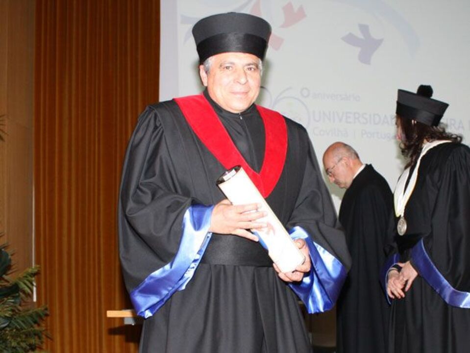 José Neto recebe Carta Doutoral - Jogo da Vida - Jornal Record