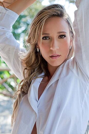 Alessandra França é uma mulher de muitas paixões - Fotos - Jornal Record