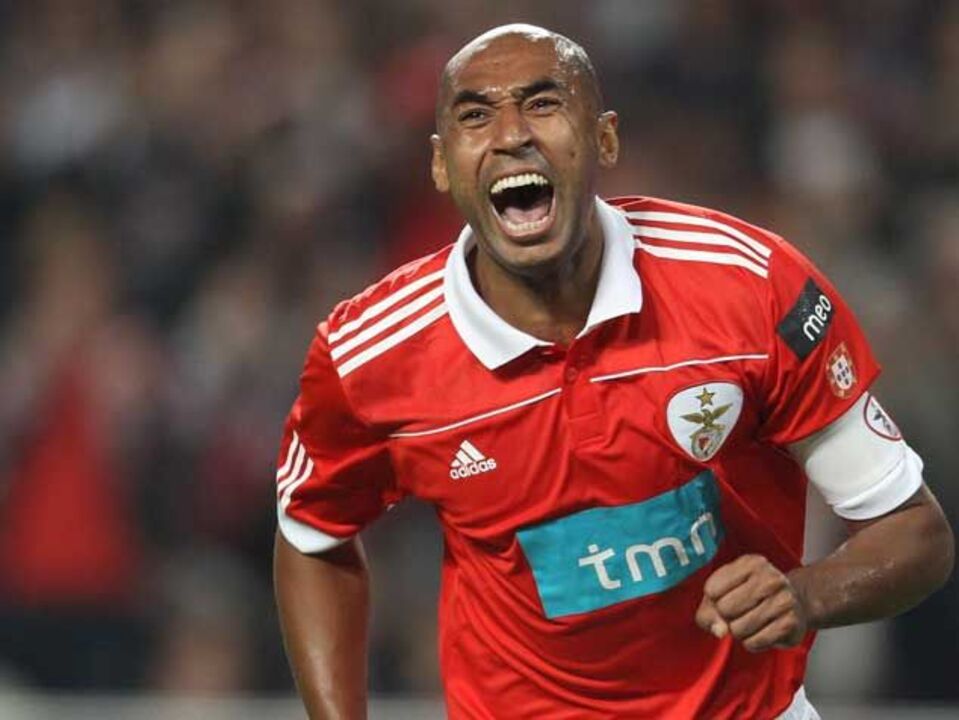 Luisão estreia-se na UEFA - Benfica - Jornal Record