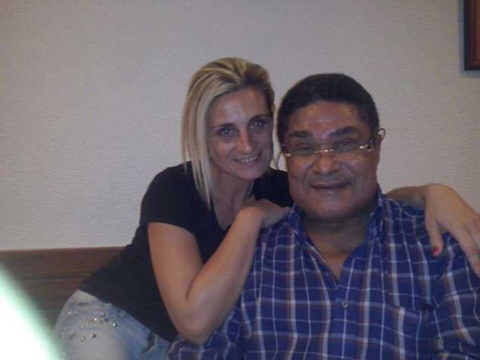 Carolina Salgado feliz ao lado de Eusébio - Jogo da Vida - Jornal Record