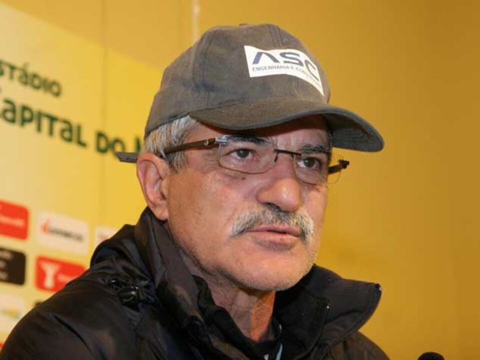 Henrique Calisto: «Este é um pequeno passo de pardal» - P. Ferreira ...