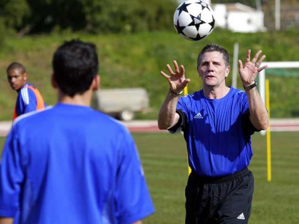 Roger Spry: «Ter menos jogos é grande vantagem» - Sporting - Jornal Record