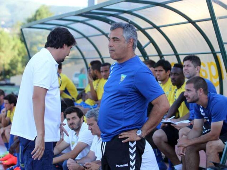 José Couceiro: «Vamos ter um futebol positivo» - Estoril - Jornal Record