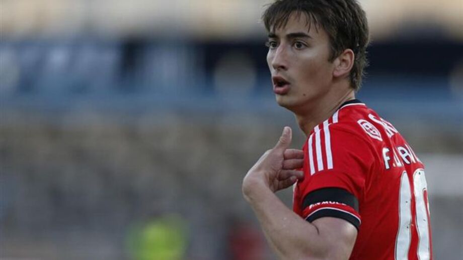 Oliver Cabrera: «Djuricic queria ficar mas Jesus não conta com ele» - Benfica - Jornal Record