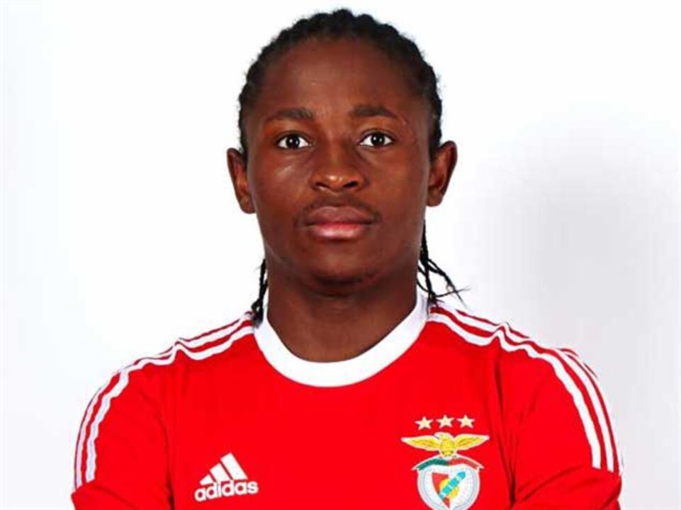 Clésio faz a estreia como lateral-direito - Benfica - Jornal Record