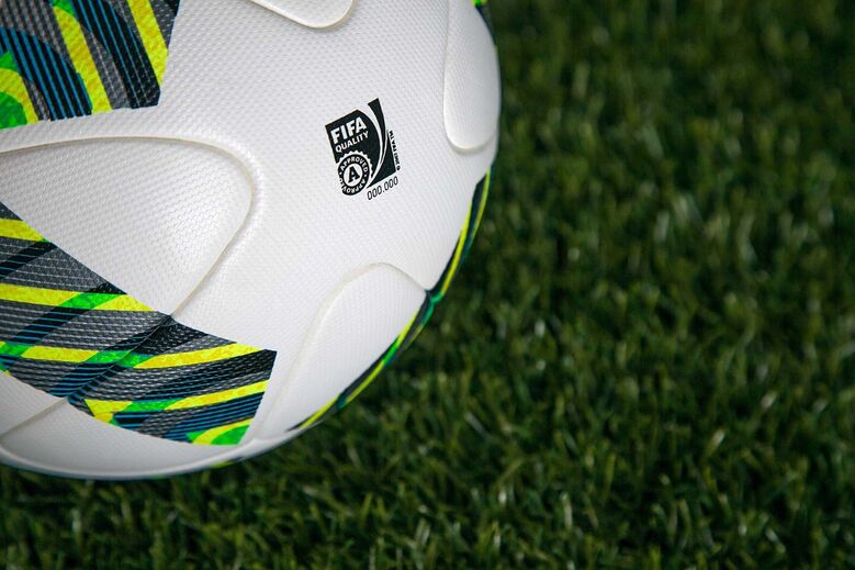 Conheça a nova bola da Liga - Fotogalerias - Jornal Record