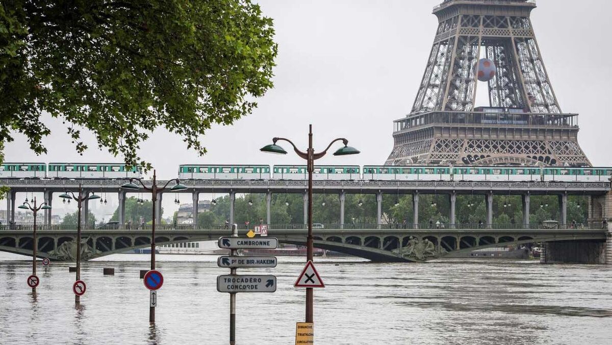 Paris com as maiores cheias em 34 anos - Fora de Campo - Jornal Record