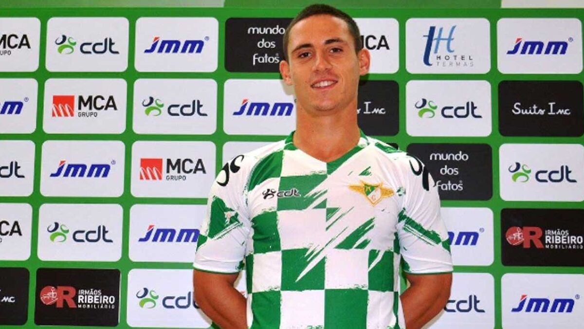 Fred Maciel e Podence com a equipa - Moreirense - Jornal Record