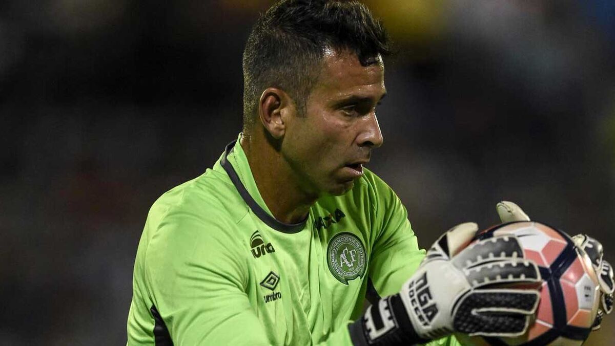 Artur Moraes não tem dúvidas sobre quem deve suceder a Ederson ...