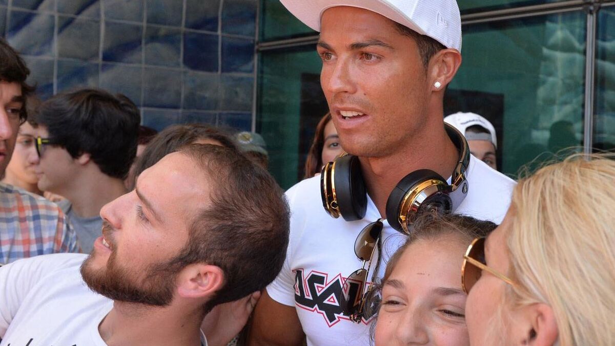 Um mar de gente para ver CR7 e uma andorinha com significado especial ...