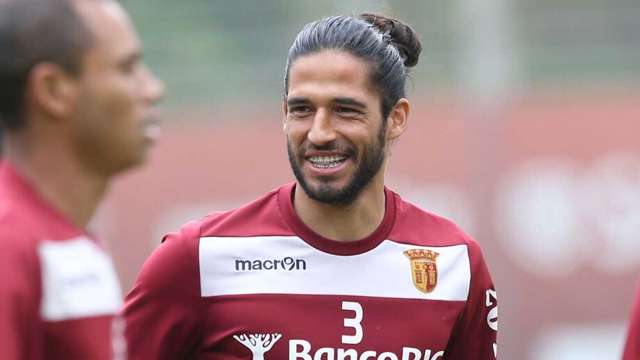 Tiago Gomes fecha a defesa - Feirense - Jornal Record