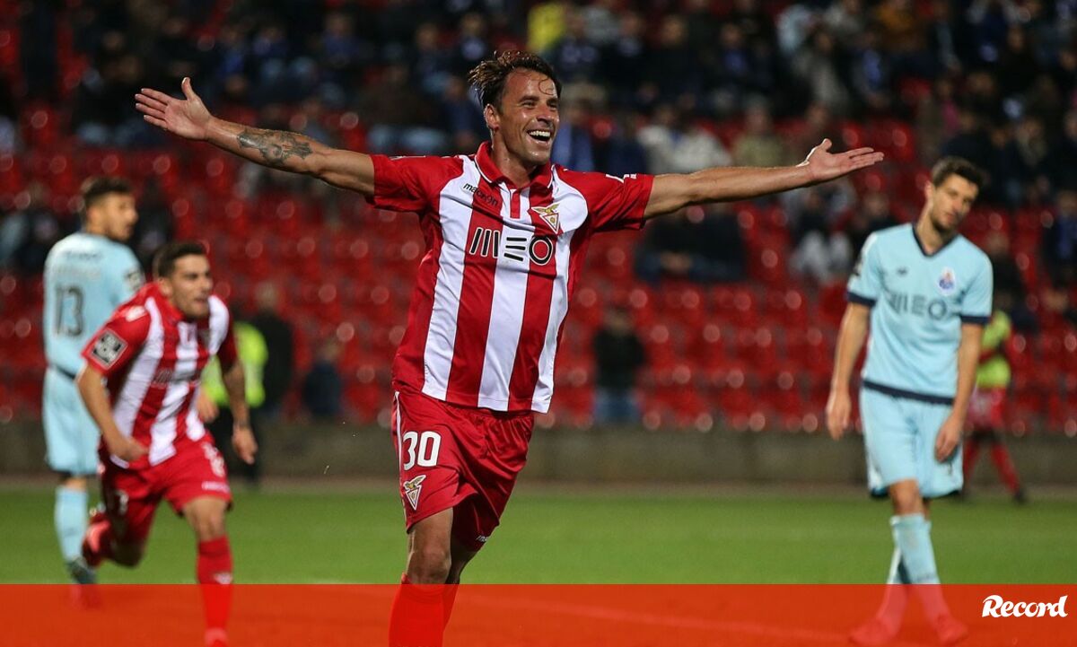 A crónica do Aves-FC Porto, 1-1: O clássico sinal vermelho - FC Porto ...