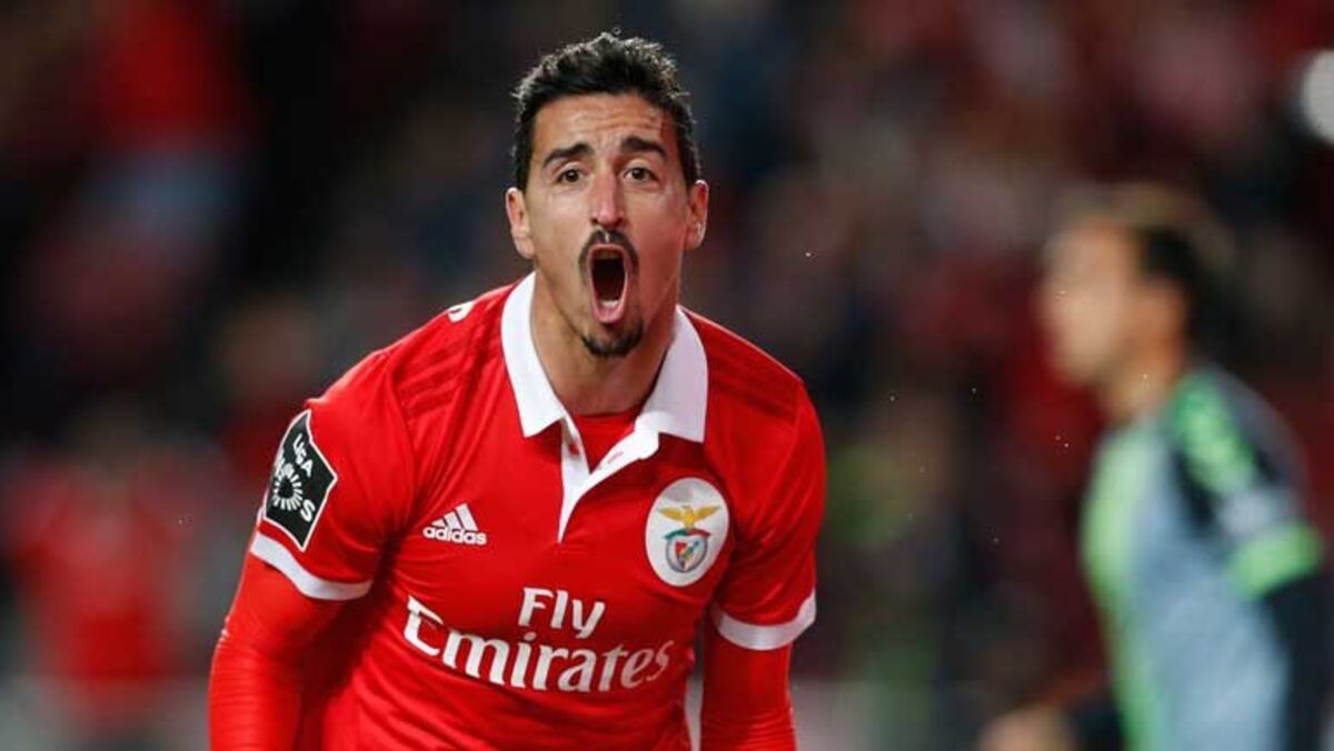 Rui Vitória segura André Almeida e SAD não quer vender - Benfica ...