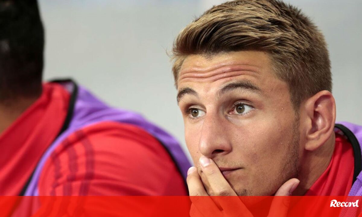 Chrien ainda pode sair - Benfica - Jornal Record