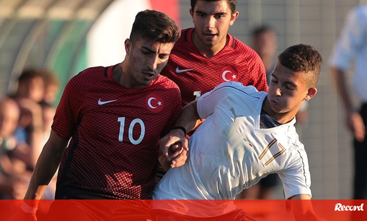 Promessa turca colocada na rota da Luz - Benfica - Jornal Record
