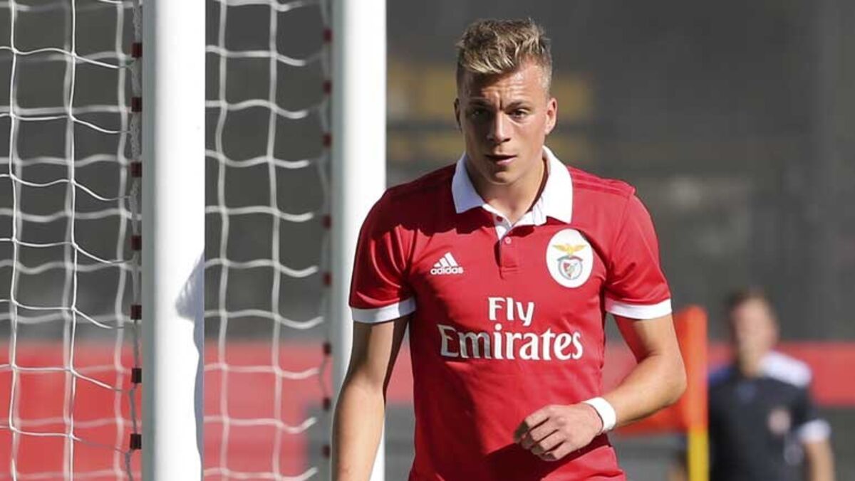 Alex Pinto tem época em risco - Benfica - Jornal Record