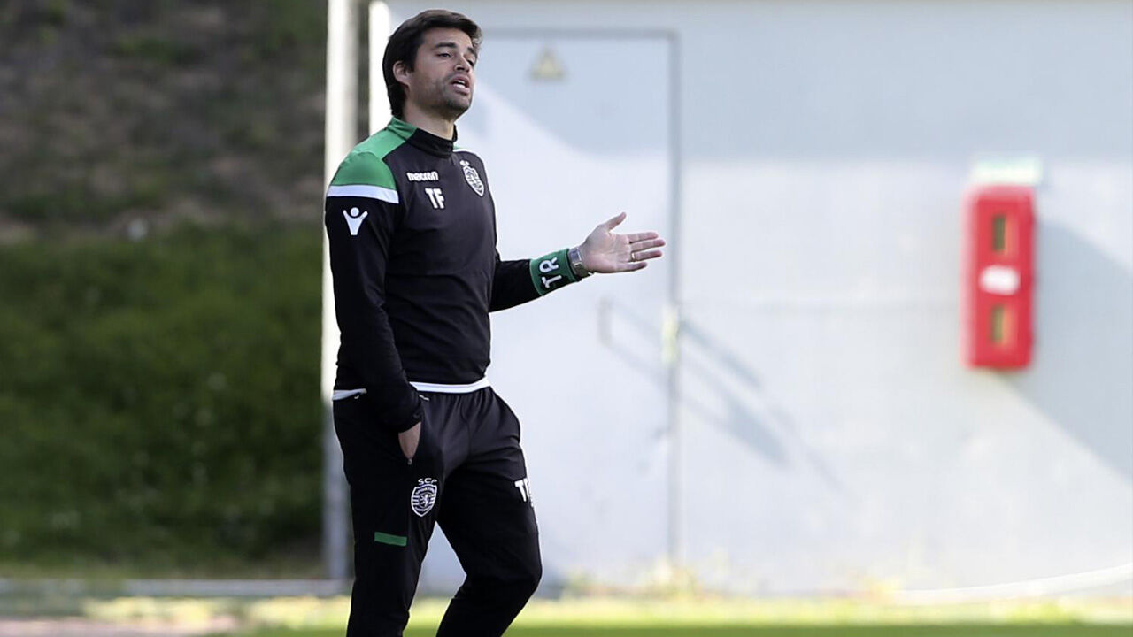 Tiago Fernandes voltou a orientar o treino do Sporting - Sporting ...