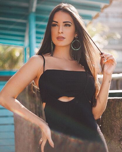 Nathália Félix dá uma ajuda preciosa a Douglas Costa e à Juventus ...