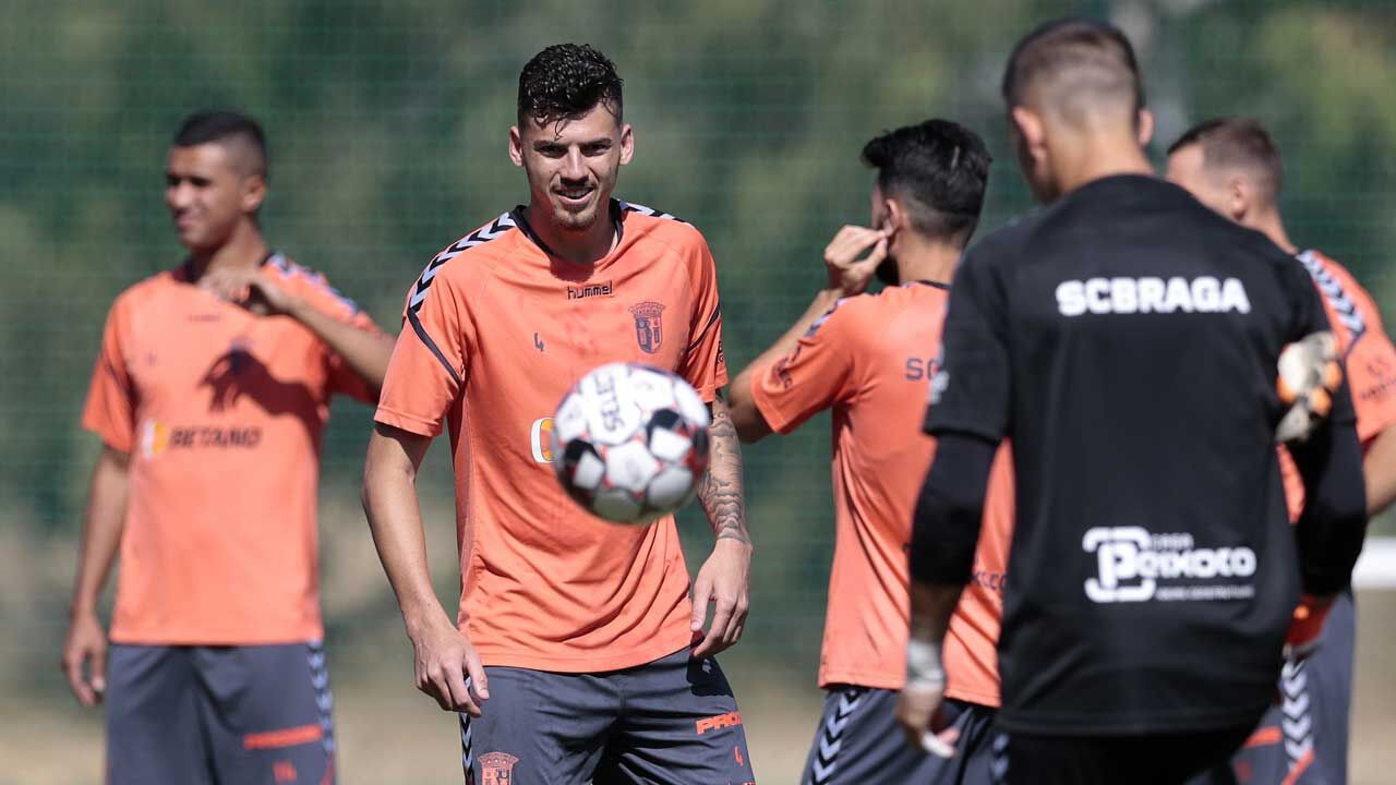 Lucas Cunha para reforçar a defesa - 2ª Liga - Jornal Record