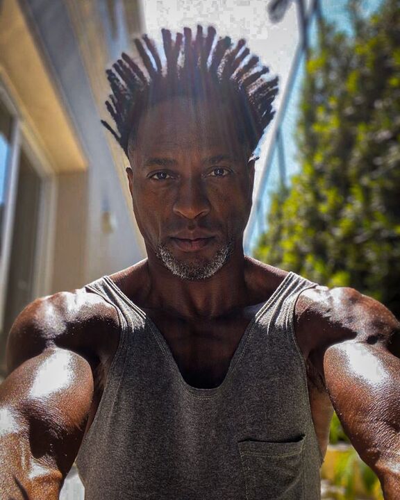 A impressionante forma física de Zé Roberto aos 45 (!) anos ...