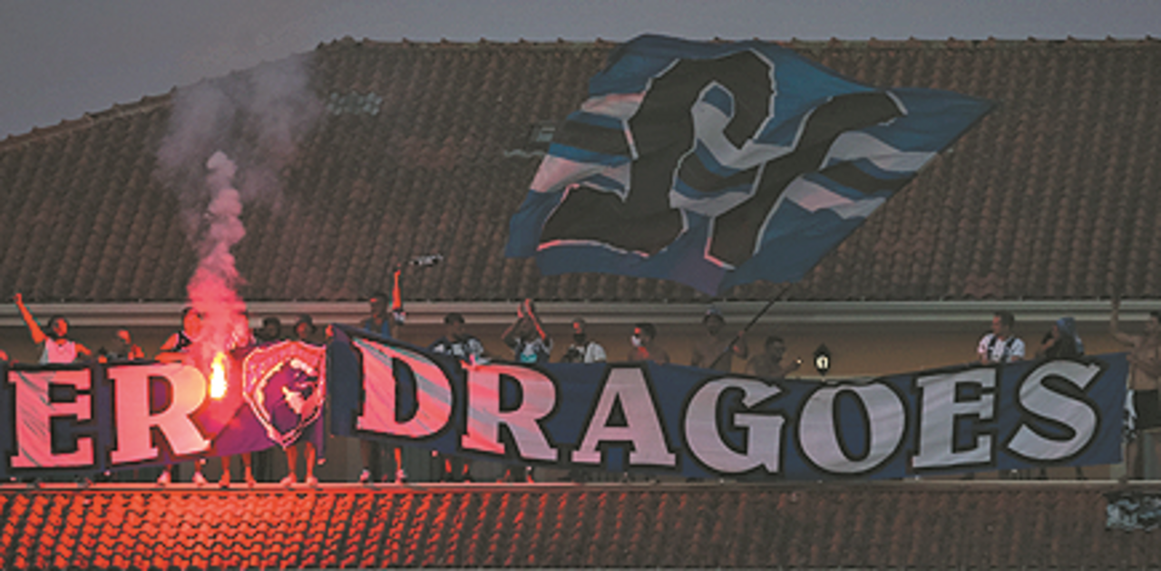 Super Dragões voltam a inovar no apoio ao FC Porto - FC Porto - Jornal ...