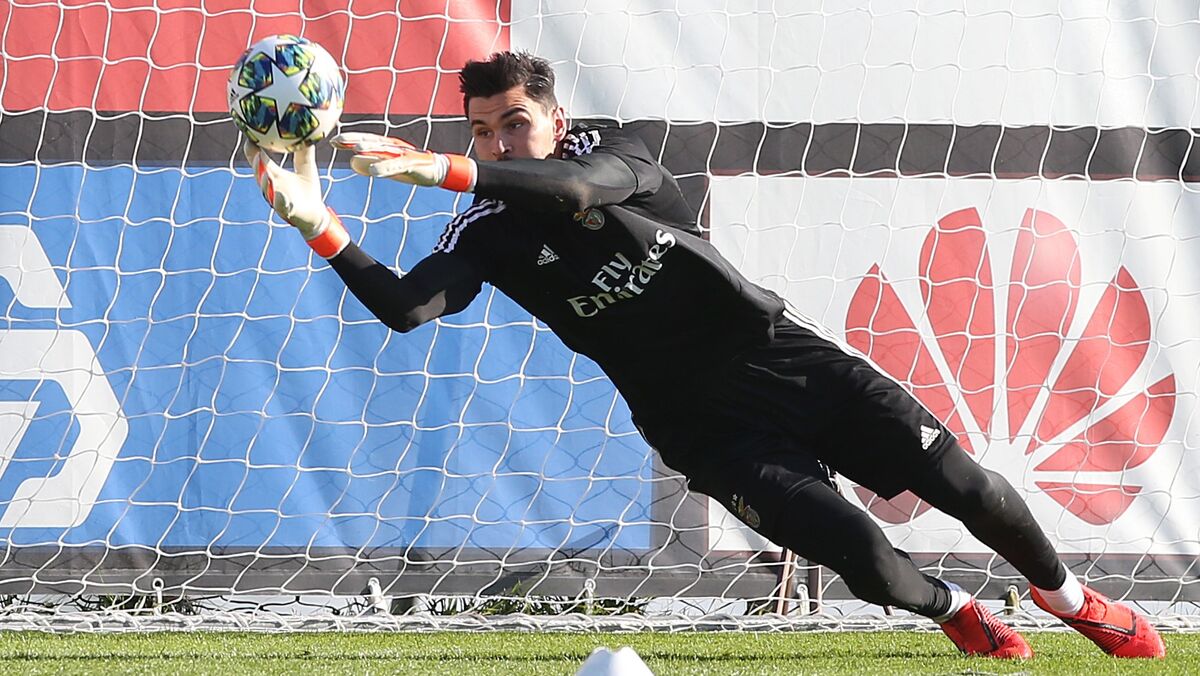 Ivan Zlobin encaminhado: guardião do Benfica é desejado em Famalicão ...