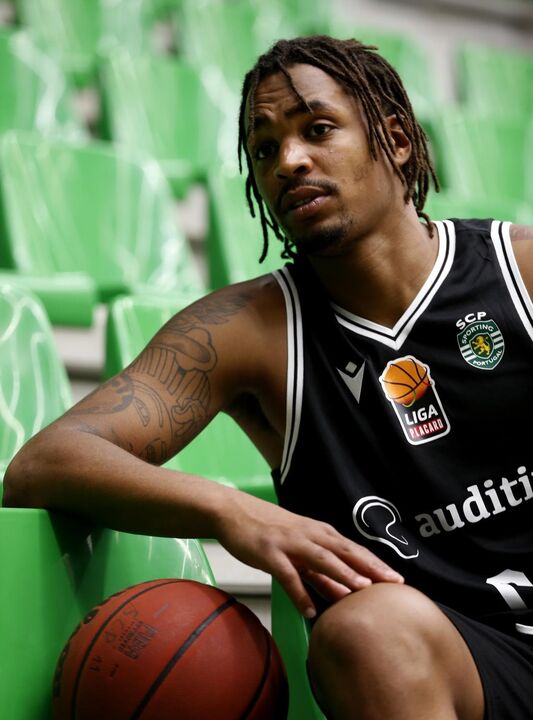 Leão Travante Williams em entrevista a Record - Basquetebol - Jornal Record