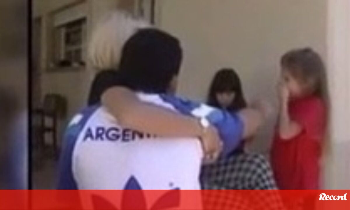 Cucurella rendido a Enzo: «Vi-o no Mundial e nem sabia onde jogava ...