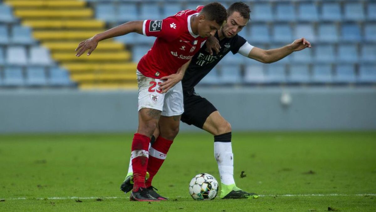 Cryzan assistiu mas assume fome de golos - Santa Clara - Jornal Record