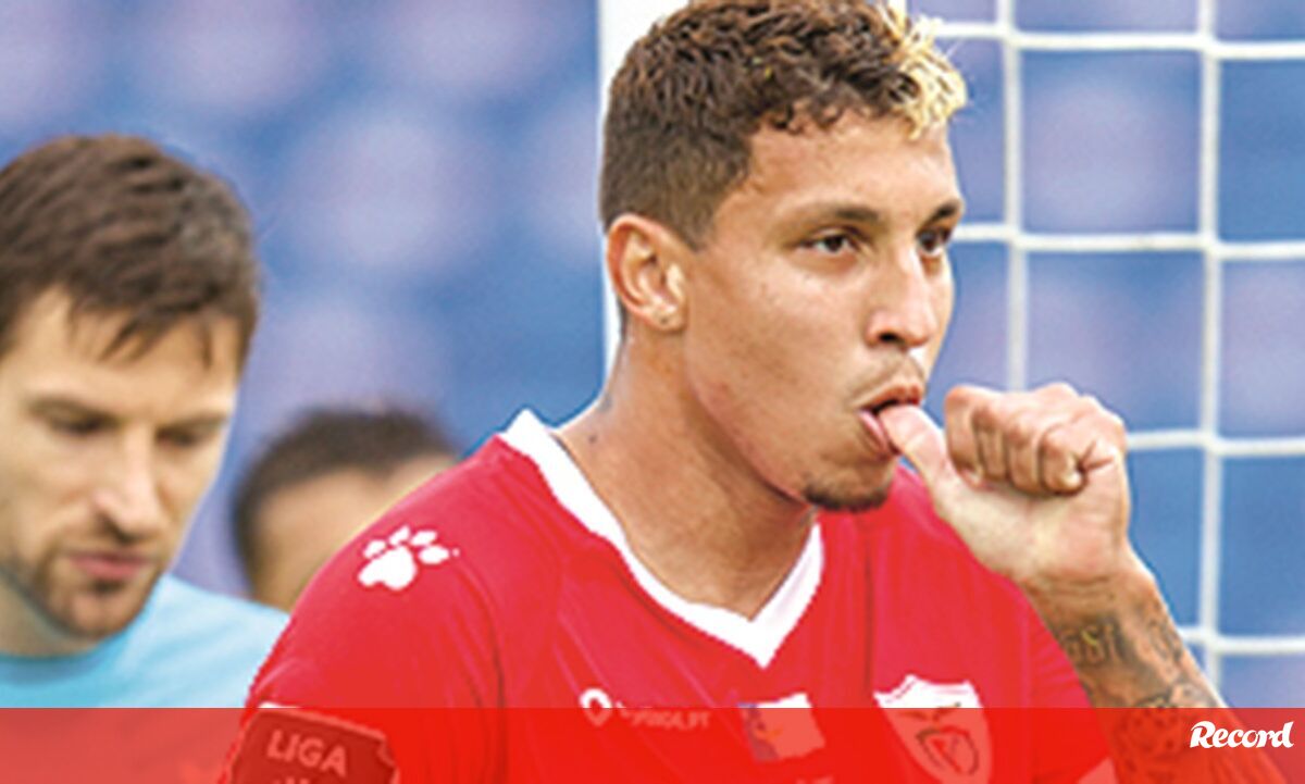 Cryzan: «É uma vitória especial» - Santa Clara - Jornal Record