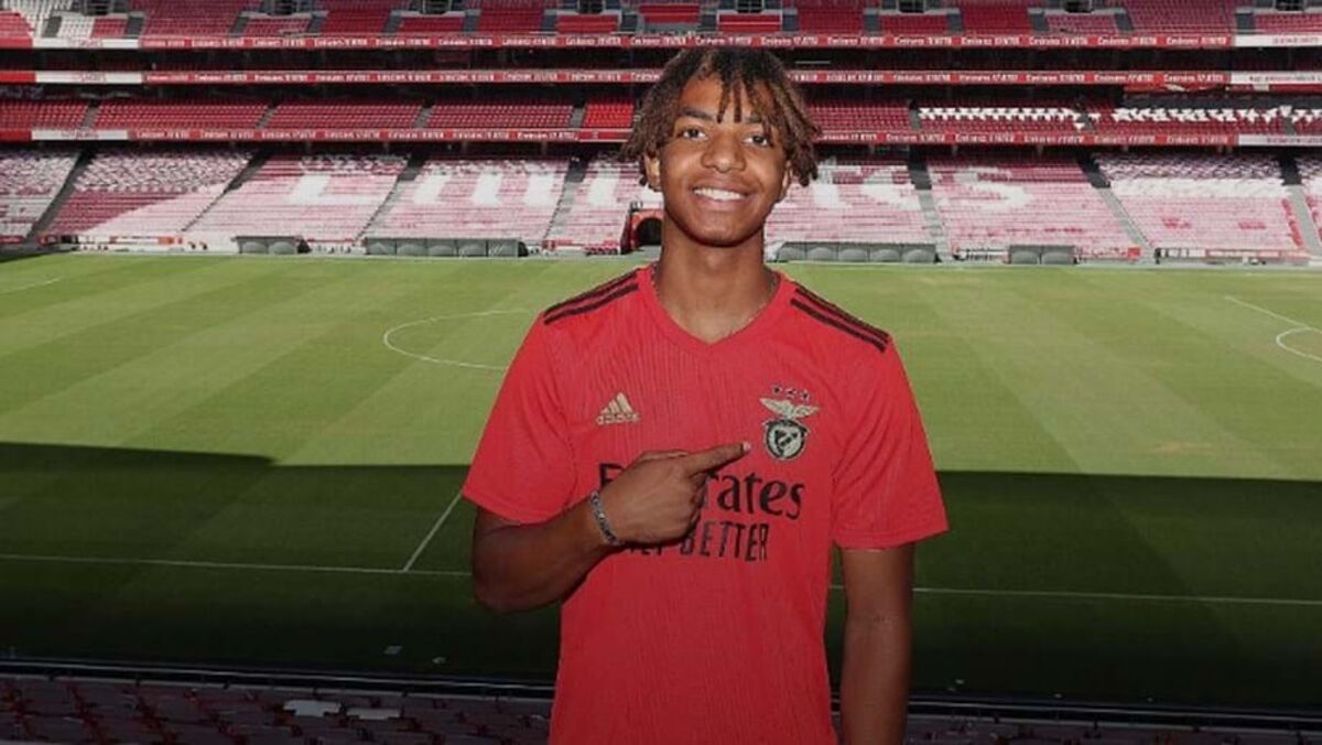 Cher Ndour: Saiba quem é o miúdo italiano que fez história no Benfica B ...