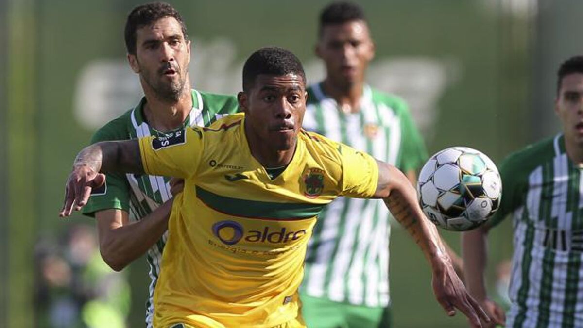 Foco no mercado face à provável saída de Douglas Tanque - P. Ferreira ...