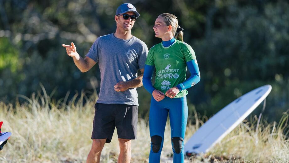Sierra Kerr arrasa concorrência na estreia no WQS aos 14 anos - Surf ...