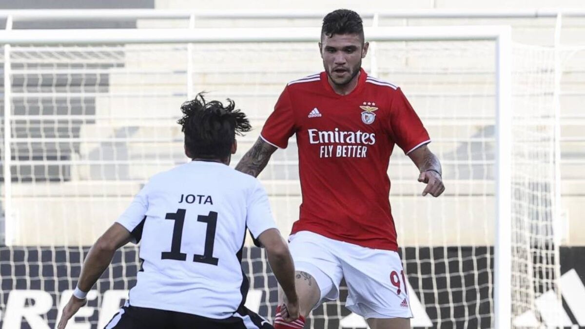 Morato saiu lesionado do jogo com o Casa Pia - Benfica - Jornal Record