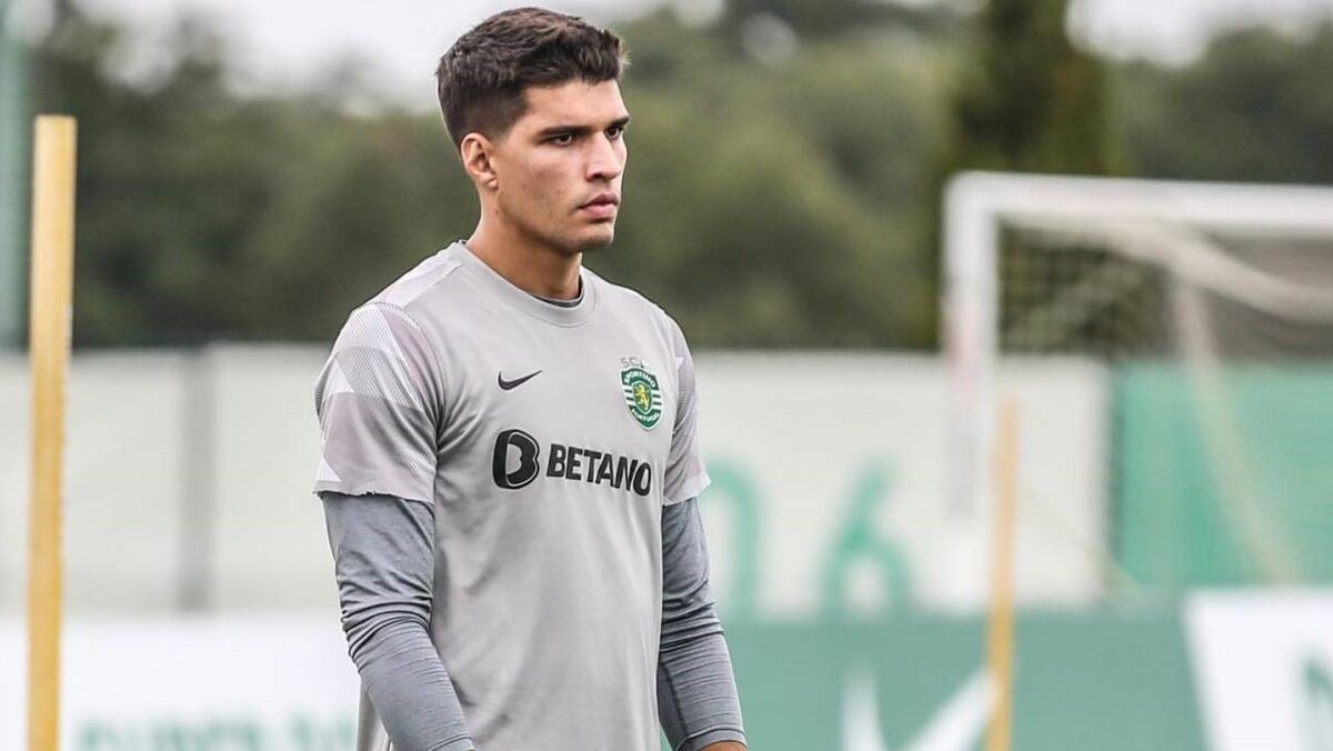 Sporting prepara ida a Famalicão com João Virgínia integrado no treino ...