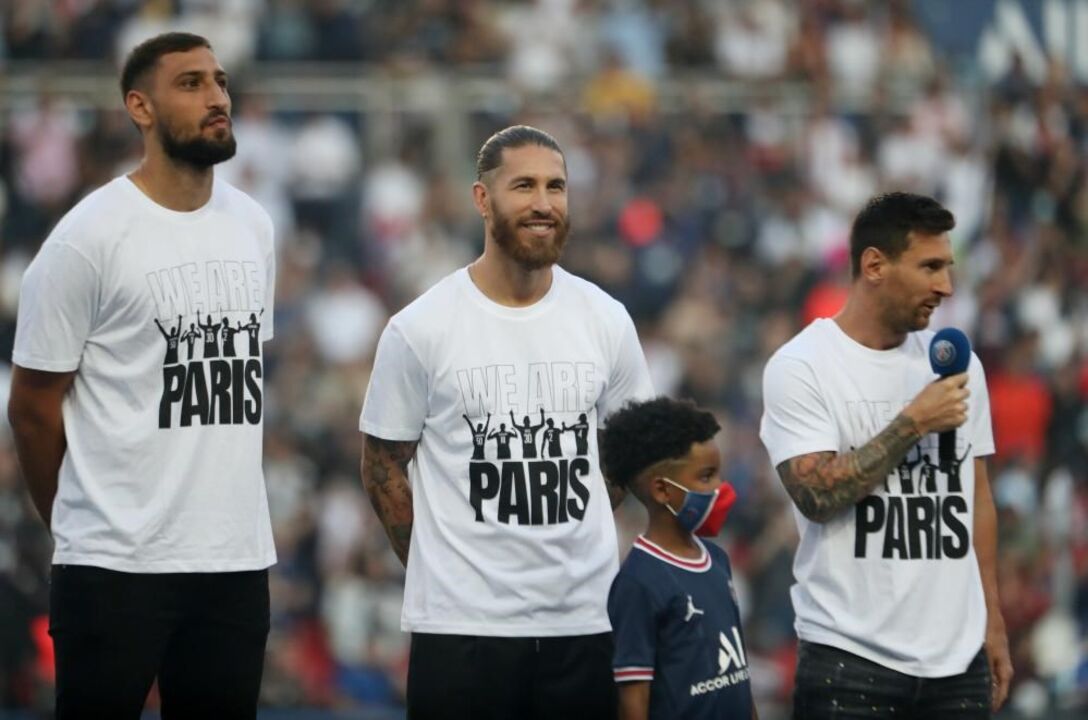 Messi e outros quatro novos 'galácticos' do PSG apresentados ...
