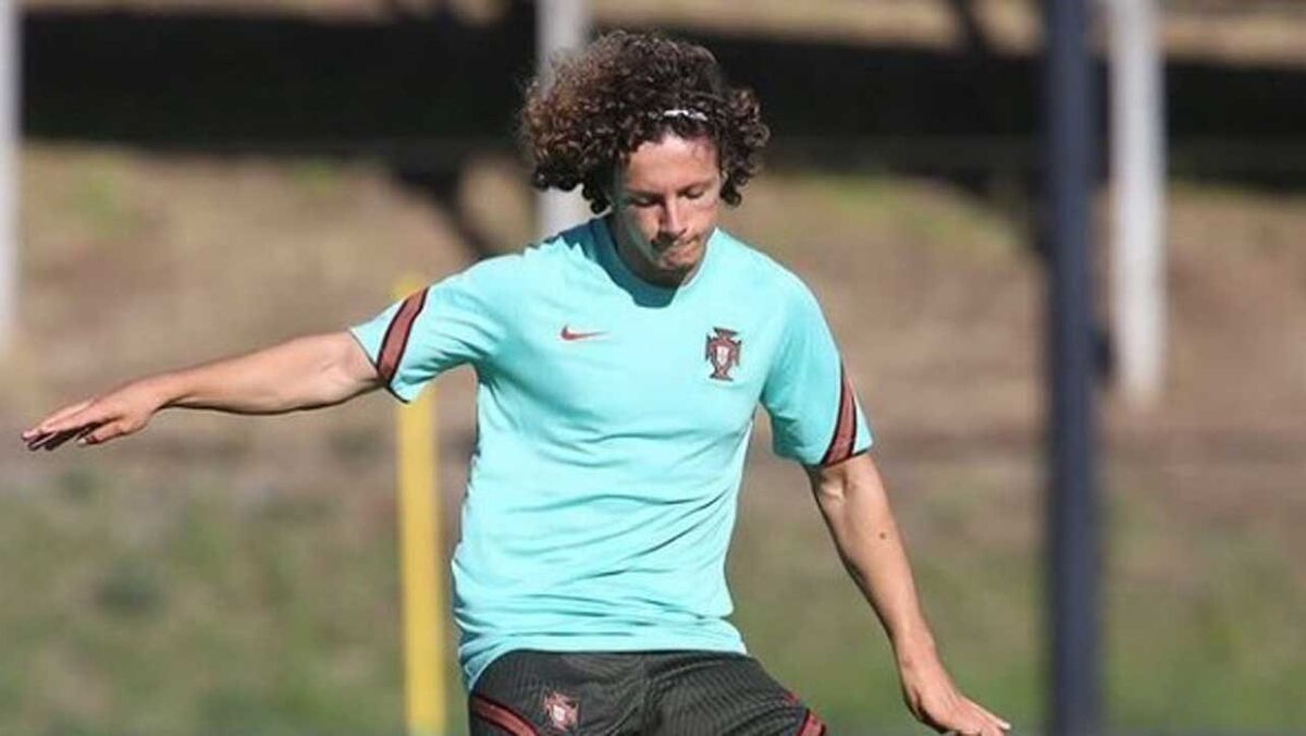 Rodrigo Rêgo regressa da seleção sub-20 para integrar os trabalhos do ...