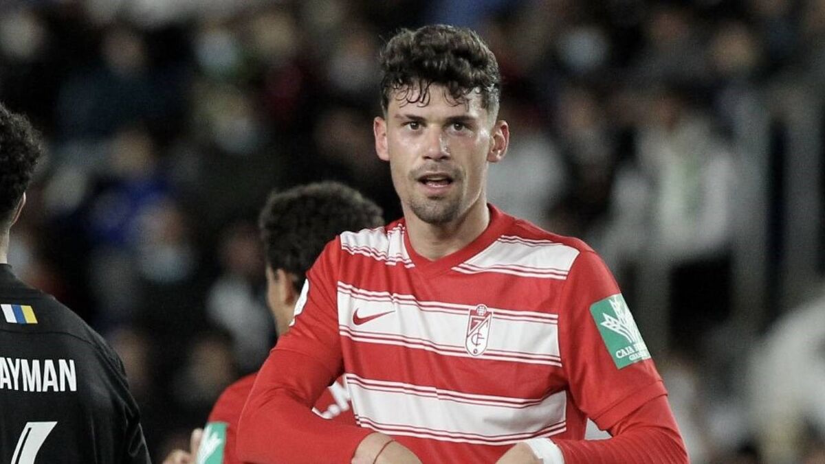 Adrián Butzke chega ao P. Ferreira emprestado pelo Granada - P ...