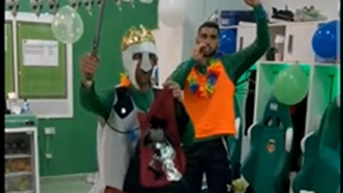 Ukra celebra 34 anos: veja a festa hilariante no balneário do Rio Ave ...