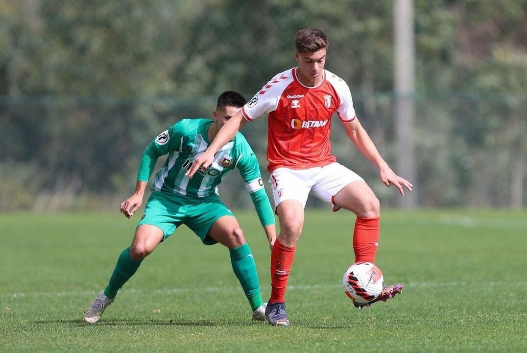 José Dinis promete no Sp. Braga: com 16 anos marcou na estreia a ...