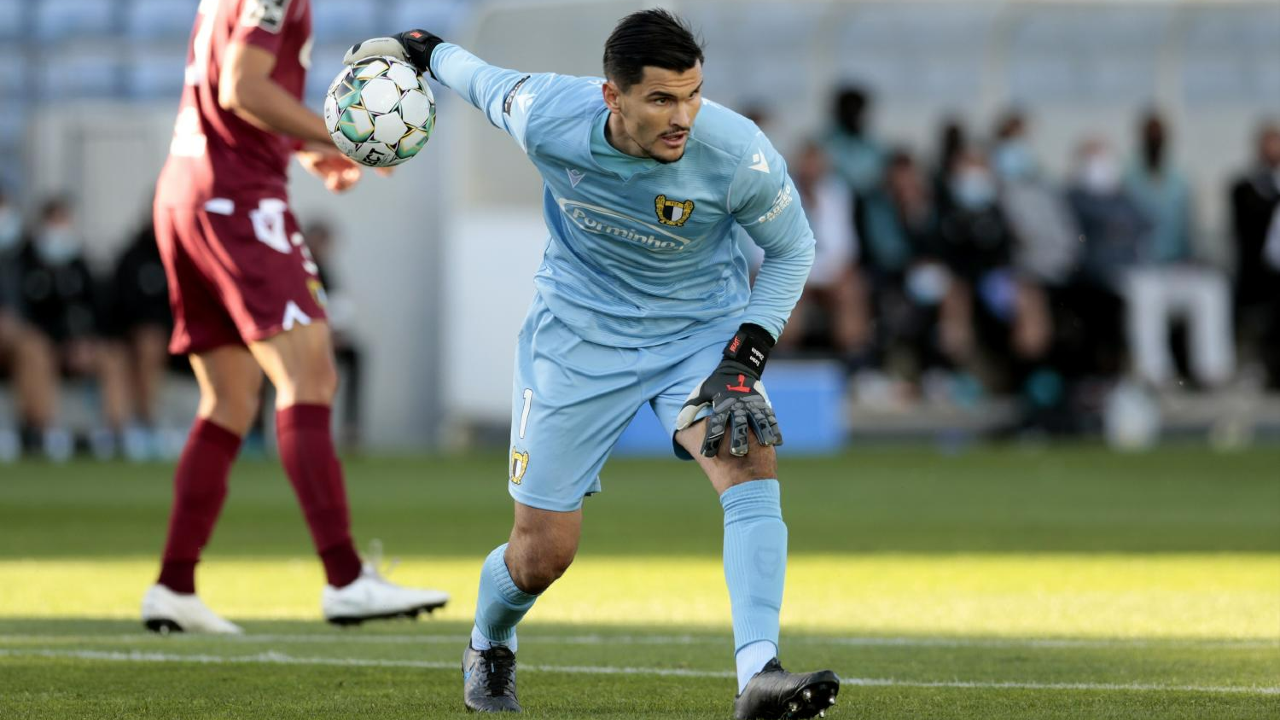 Zlobin sem espaço no Famalicão - Famalicão - Jornal Record