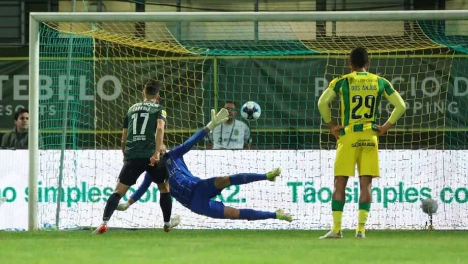 Liga da verdade: remate a um metro - Arbitragem - Jornal Record