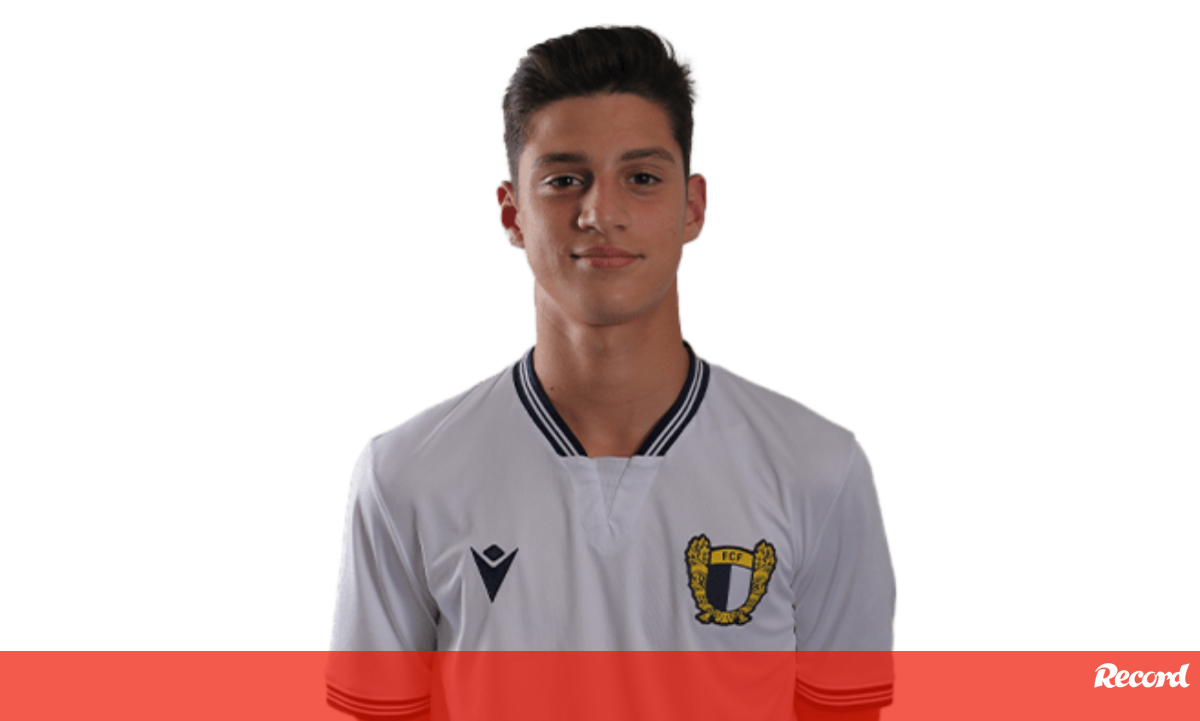 Rodrigo Rêgo assinou contrato profissional com o Benfica - Benfica ...