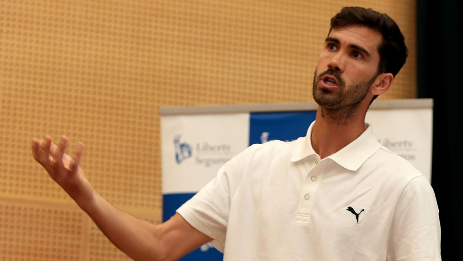 Tarantini faz história no futebol português ao concluir doutoramento ...