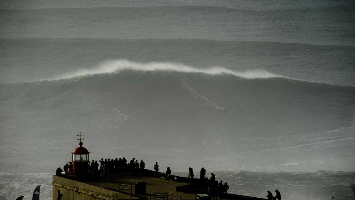 Justine Dupont conquista dois 'Óscares' das Ondas Grandes - Surf ...