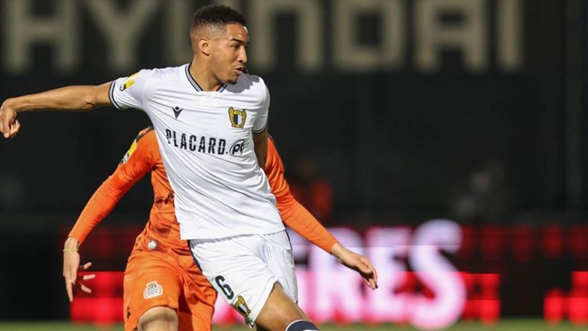 Charles Pickel apontado à Serie A - Famalicão - Jornal Record