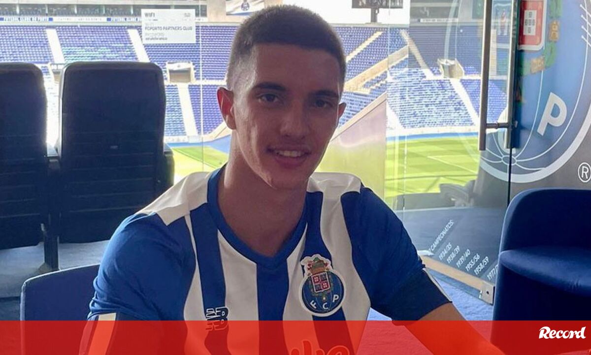 Bernardo Ramirez e Tiago Silva assinam contrato de formação com o FC ...