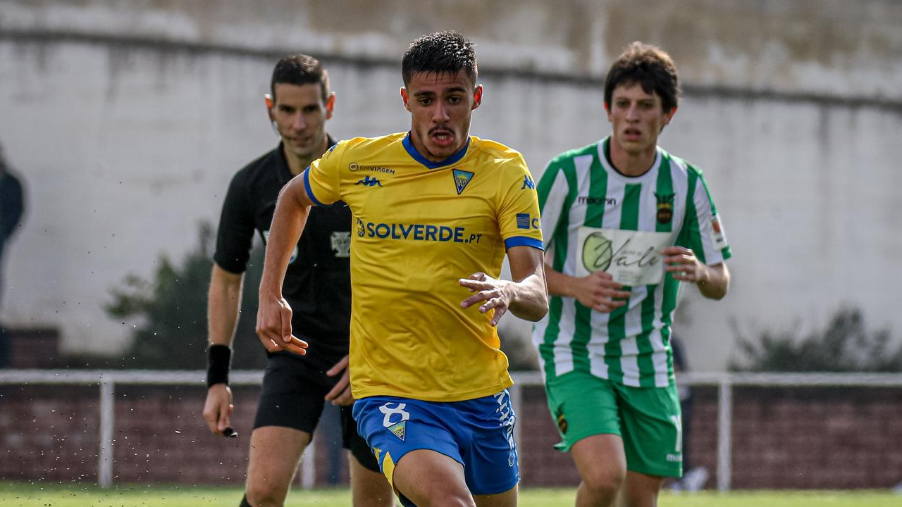 Rodrigo Valente está a chegar ao Santa Clara - Santa Clara - Jornal Record